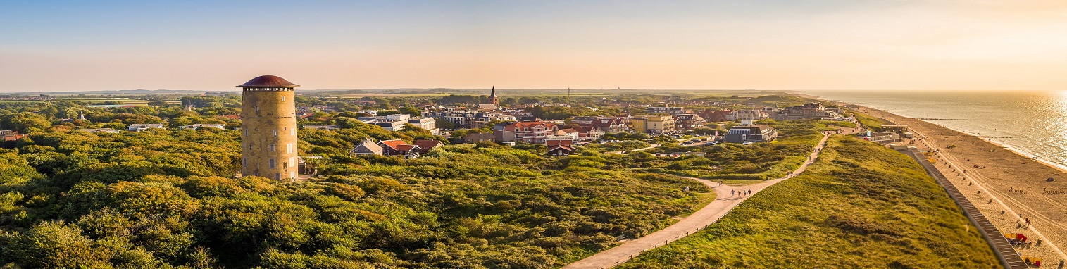 Domburg; een levendige badplaats met een rijke historie | Veere
